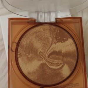 HUDA BEAUTY | Makeup | Firm Nwt Huda Beauty Glowish Soft Radiance ...